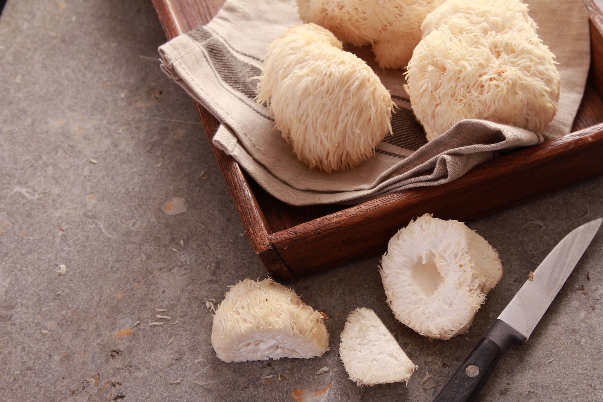 Débloquez la puissance des champignons à crinière de lion | Explorez ...